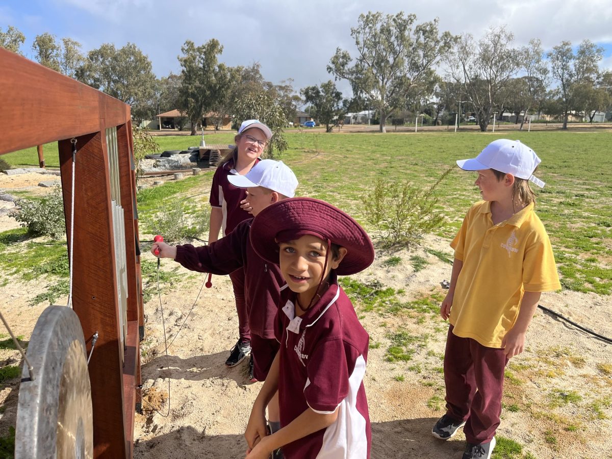 Coorow Primary celebrate new equipment - MEPAU