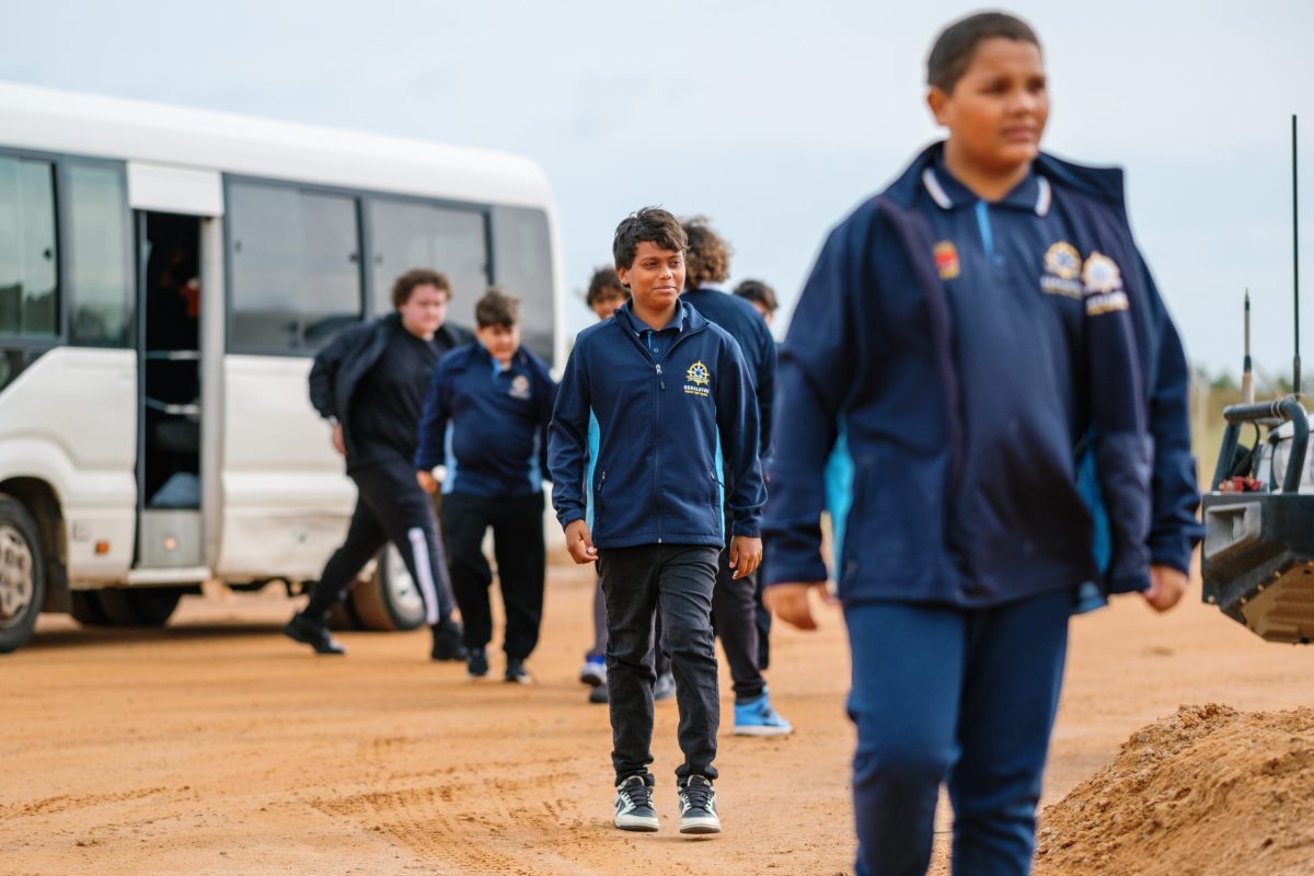 Clontarf Academy students visit Waitsia - MEPAU